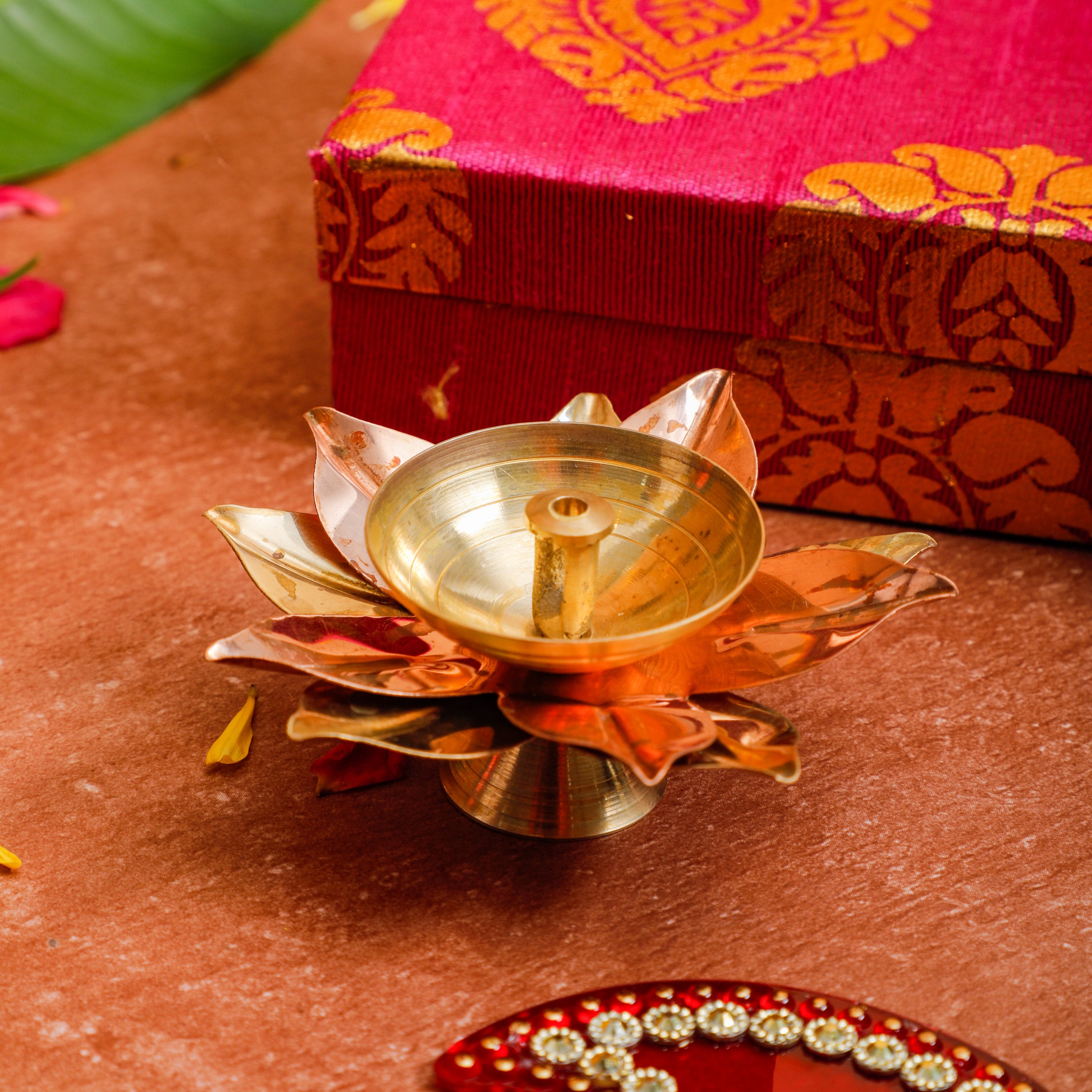 Buy and Send Diwali Gift Hampers Online from Desifavors